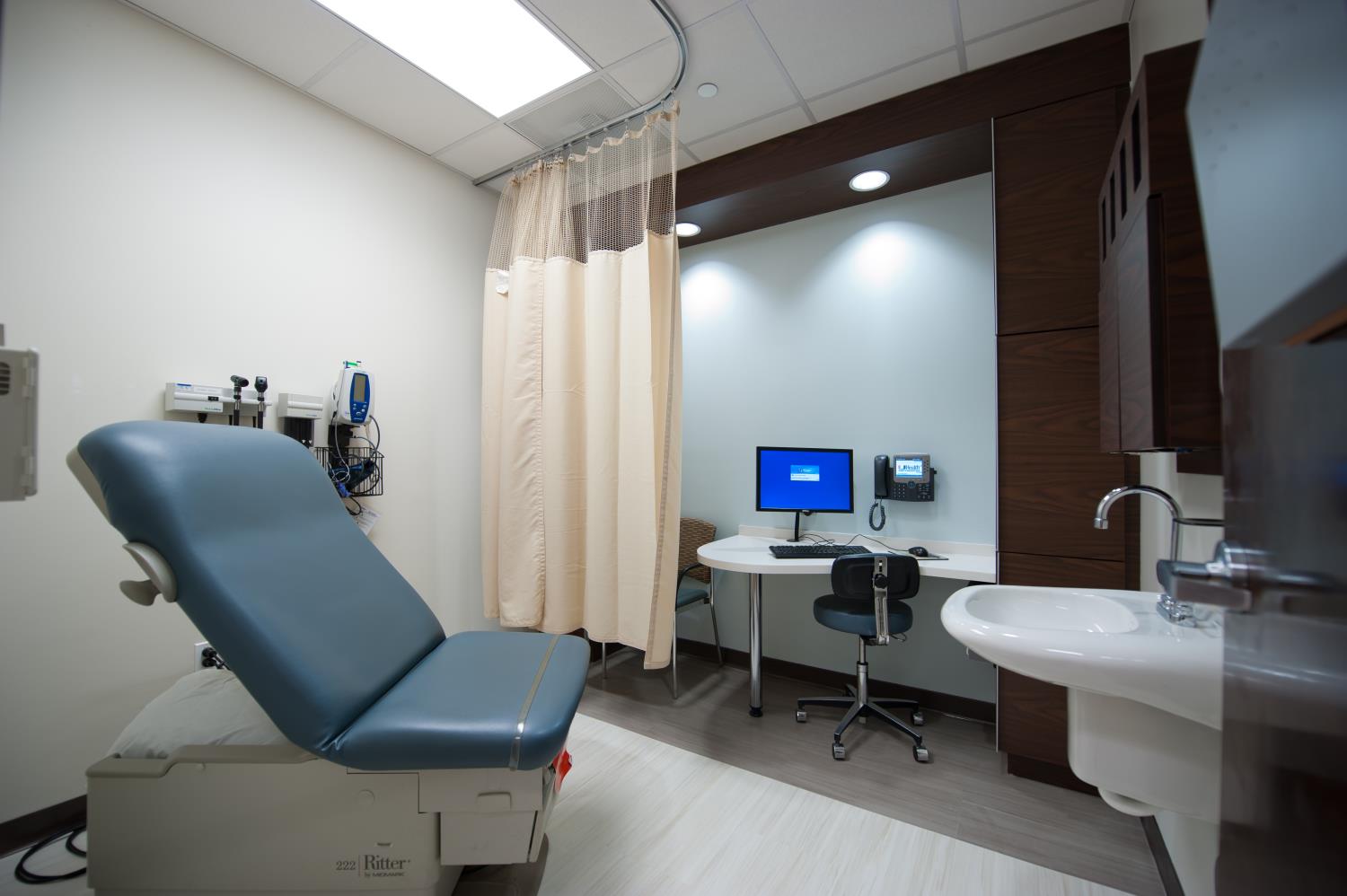 UM SYLVESTER CANCER CLINIC COMPREHENSIVE TREATMENT UNIT - BDI Construction